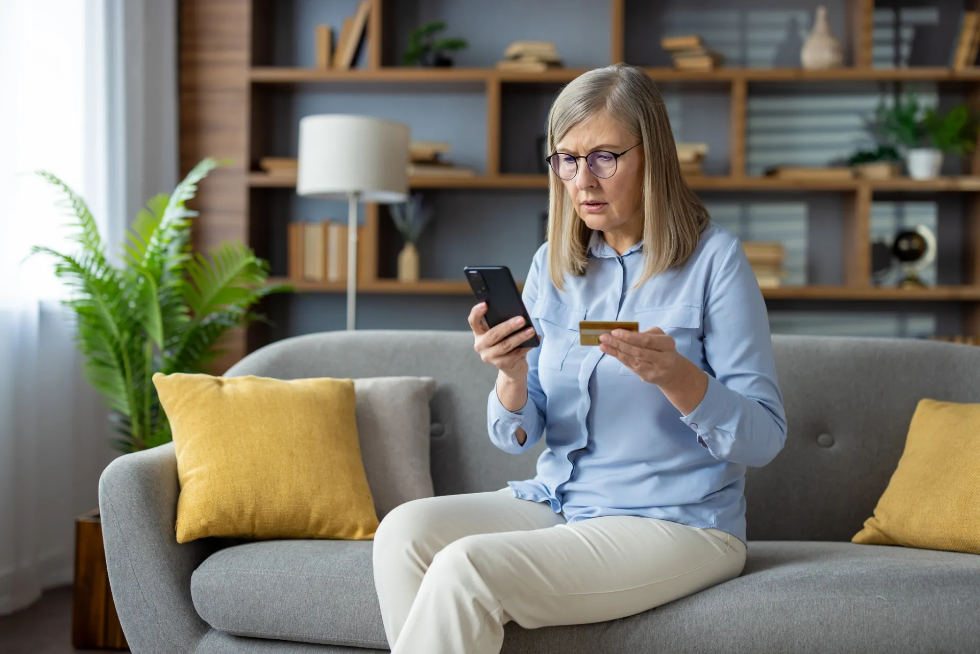 Een telefoontje van “Card Stop”? Opgepast, dat is fraude! | Lokale ...